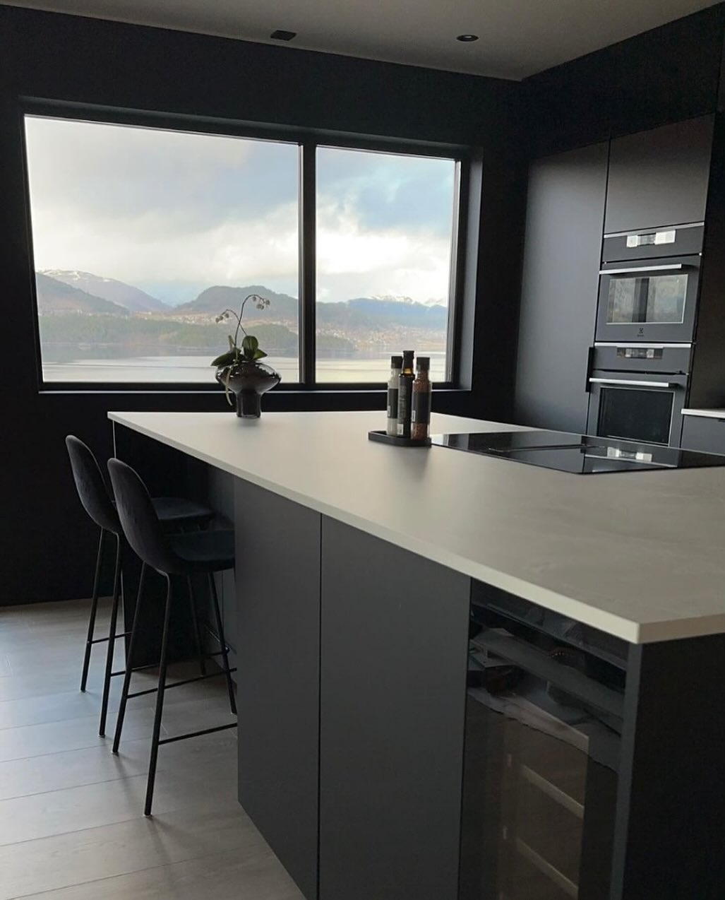 BORDO-kjøkken | black, clay, arizona beige | overraskende lav pris | dansk design | Kvik